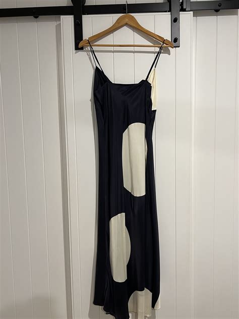 Black And White Midi Dress Airrobe