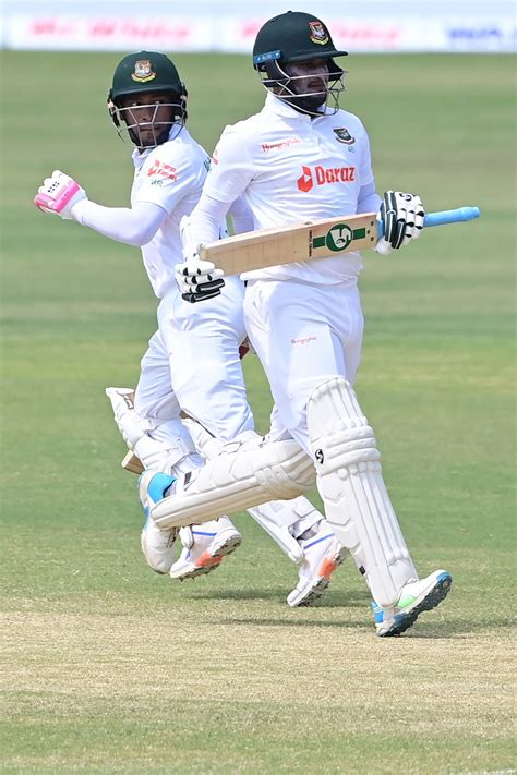 Mushfiqur Rahim And Shakib Al Hasan Run Between The Wickets