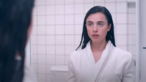 Маргарет Куолли о «Субстанции «Хорроры отлично подходят для выражения женского гнева — Статьи