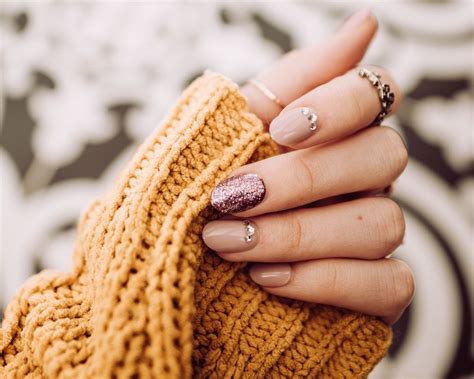 Your Step By Step Guide To Diy Shellac Nails At Home