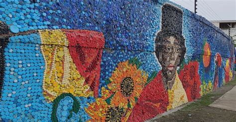 ¡el MÁs Grande Del Mundo Inauguran En Guatire Mural Ecológico De Tapas