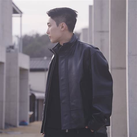 E가 쿨해보이는 이유 누군가 자신이 다양한 집단에 속해 있다고 생각할수록 그는 더욱 큰 회복탄력성 관용도 포용력을 지니게