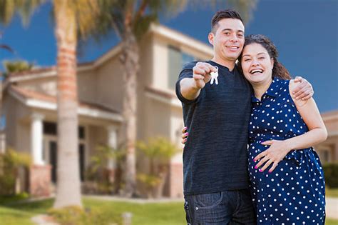 760 Familia Hispana Construcción De Una Nueva Casa Feliz Chica