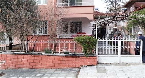 Evinde ölü Bulundu