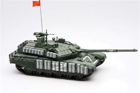 Yahooオークション 135 ロシア連邦軍 T 90m 主力戦車 組立塗装済完