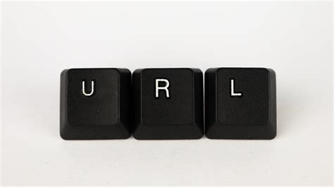 흰색 배경에 고립 된 키보드 키로 만든 Url 텍스트 컴퓨터 용어 검은 키보드의 흰색 Url 상단 보기 에 대한 스톡