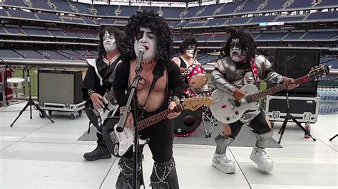 Mini Kiss Strutter Youtube
