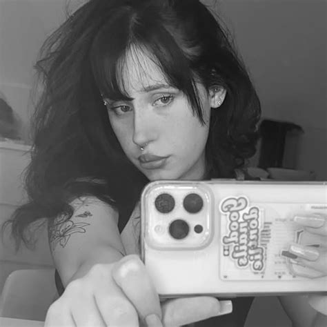 Chloe Powney 21 Chloepowneyxx • Threads Say More