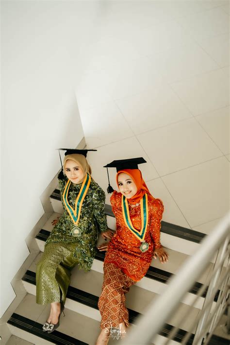 Graduation Reta And Bestie Storyku Photo Convocation Graduation