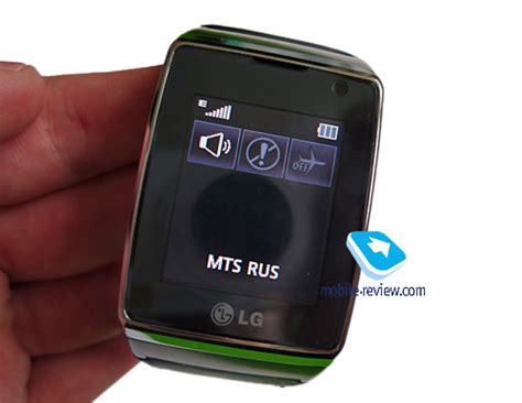 Mobile-review.com Обзор телефона в часах LG GD-910