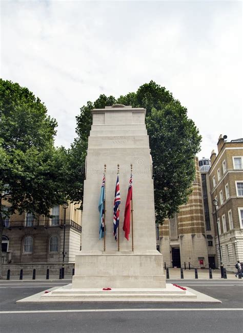 El Cenotafio En Whitehall Londres Imagen De Archivo Imagen De Retro