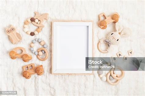 에코 악마 아이 나무 장난감 아기와 유아를 위한 지속 가능한 발달 감각 장난감 아기방에 대한 스톡 사진 및 기타 이미지