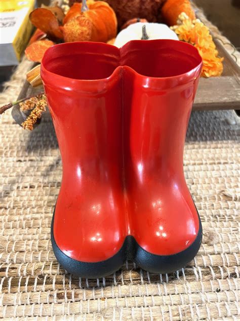 DIY Santa Boot Arrangement