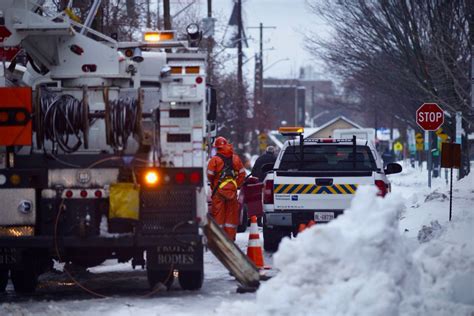 Hydro Ottawa On Twitter These Photos Are Of Our Crews Dealing With