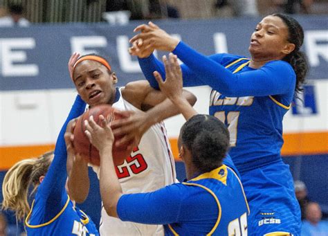 Cal State Fullertons Womens Basketball Team Looks To Rebound Against