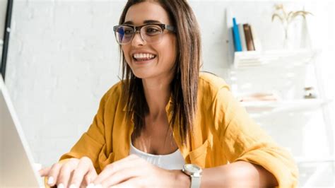 Empresa Divulga Vaga Para Freelancer Possibilidade De Trabalhar De Casa Home Office