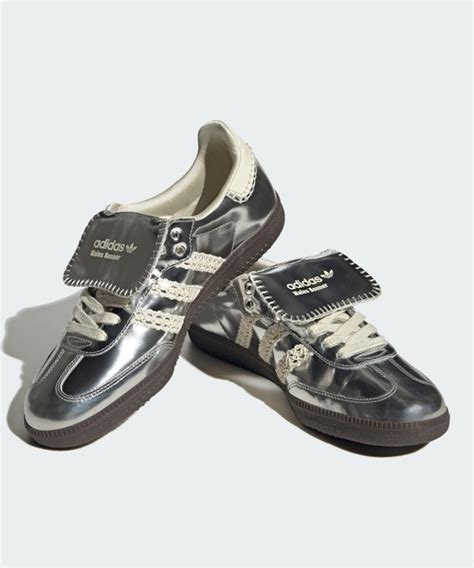 Adidas（アディダス）の「ウェールズ・ボナー シルバー サンバ Wales Bonner Silver Samba アディダス