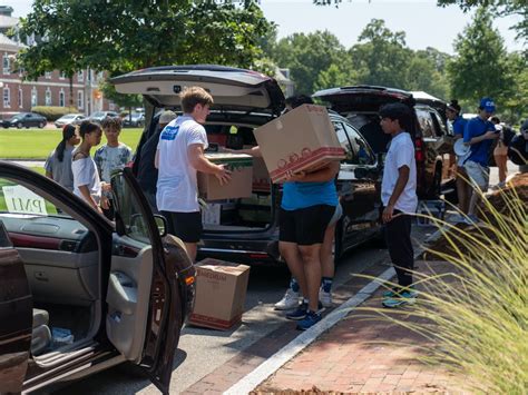 ‘ready To Fly Stories And Scenes From The Class Of 2027s Move In Day
