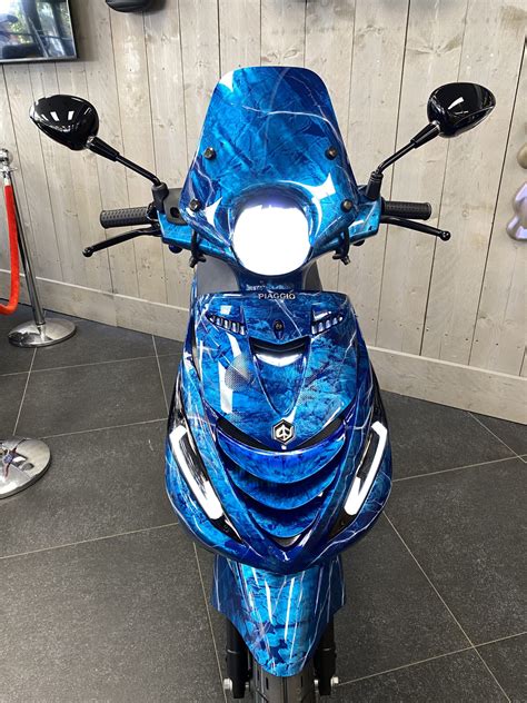 Piaggio Zip SP IGET 4T 3V Euro 5 Airbrush Special Perry Scooters Haarlem