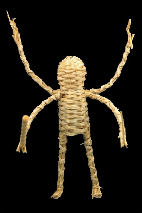 เครื่องราง ใน ตำนาน ความเชื่อ หุ่นพยนต์ ศาสตร์อาคม ใช้ปกป้องภัย