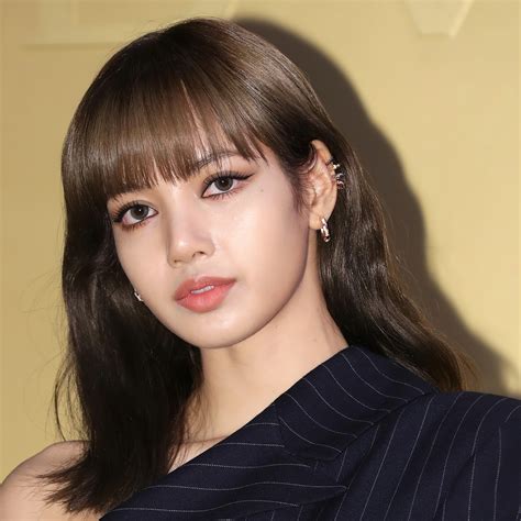 Lisa Wallpaper 4k Portrait Blackpink K Pop Singer