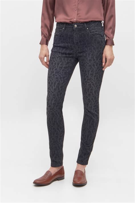 Moderne Hosen Für Damen Von Raffaello Rossi
