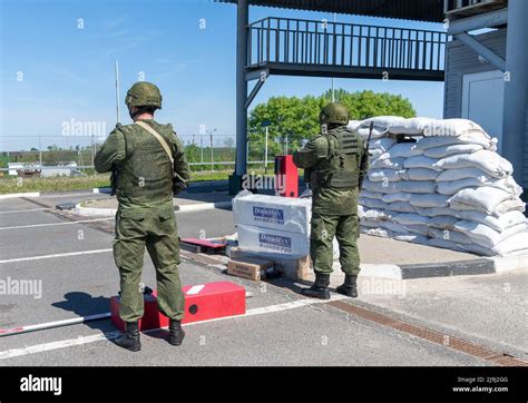 Checkpoint And Customs Terminal Sudzha On The Russian Ukrainian