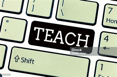 텍스트 기호 가르치고를 보여주는입니다 개념 사진 지식을 전 하다 또는 누군가가 어떻게 뭔가 오른쪽으로 지시 개인 지도 교사에 대한 스톡 사진 및 기타 이미지 Istock