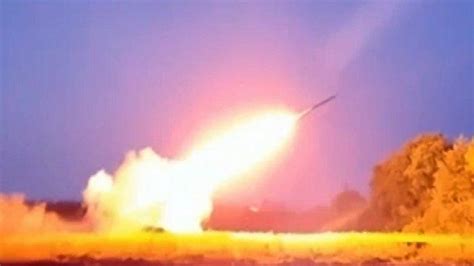Semburan Api TOS 1A Rusia Hancurkan Benteng Pertahanan Tentara Ukraina