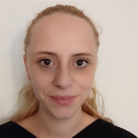 Vanessa Weist Gesundheits Und Krankenpflegeassistentin Caritas