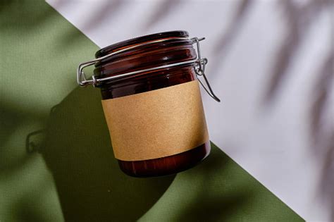 갈색 유리병과 밝은 배경에 라벨이 붙어 있다 뷰티 블로그 살롱 테라피 제품 포장 모형 미니멀리즘 개념 0명에 대한 스톡 사진 및 기타 이미지 Istock