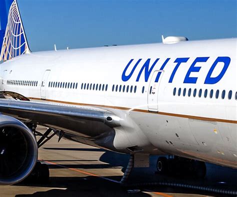 United Flight Blows Tire During Takeoff Lands Safely