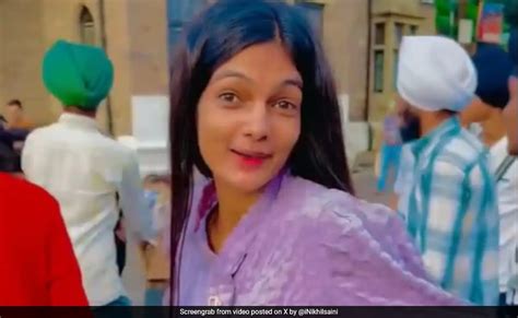 Insensitive Influencer Makes Reel Amid Street Fight In Shimla Video