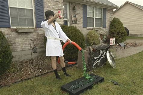 Cousin Eddie Display In Kentucky Leads To Police Response