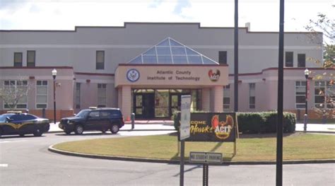 Ex Nj High School Teacher Had Inappropriate Relations With Students