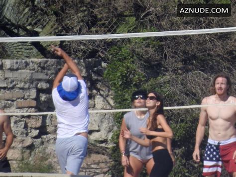 Leonardo DiCaprio His Sexy Girlfriend Camila Morrone Enjoying One Of Leo S Favorite Beach