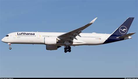 D AIXP Lufthansa Airbus A Photo By RobertLN ID Planespotters Net