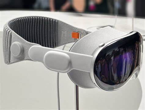 蘋果 Vision Pro 頭顯：app Store 預設提供 Ios 應用