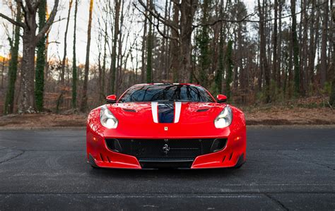 Rosso Corsa Ferrari F12 Tdf