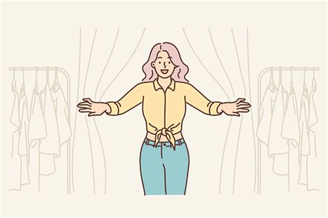 여자는 쇼핑하고 새로운 모습을 선택하는 동안 옷가게의 탈의실을 본다 옷 입기에 대한 스톡 벡터 아트 및 기타 이미지 옷 입기