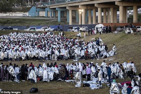 Us Mexico Border At Eagle Pass Faces Absolute Collapse No Border
