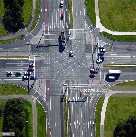 Reduce Crashes Learn The Right Way To Deal With Intersections All