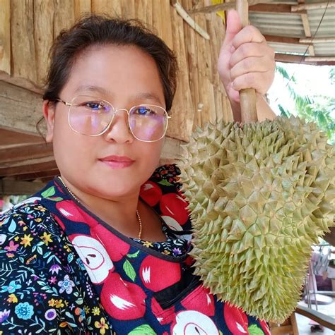 ทำไมทุเรียนหนามแดง ไม่ใช่ทุเรียนเหรอ ลด 5 10 บาท จากหนามเขียว😭ดูแลเหมือนกันแค่ยามันร้อน ทุเรียน