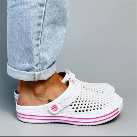 Женские кроксы белые сабо — ціна 260 грн у каталозі Шльопанці Купити жіночі речі за доступною