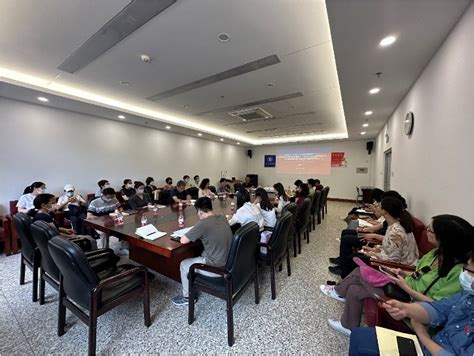 高艳为外联处校友会基金会联合党支部和图书馆直属党支部讲授主题教育党课 北京交通大学图书馆