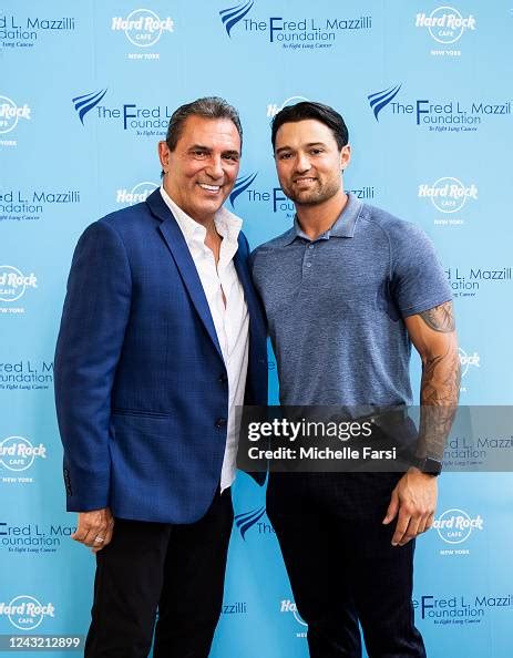 Lee Mazzilli And His Son Lj Pose For A Photo During The Fred News Photo Getty Images
