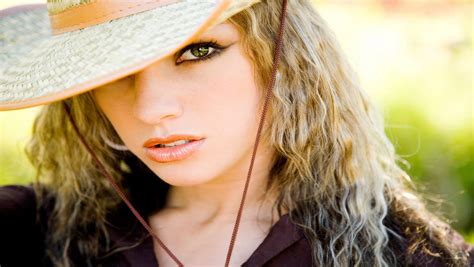 Kayla Simmons Hit The Red Carpet In Vegas As Part Of Her Super Bowl Shenanigans Outkick