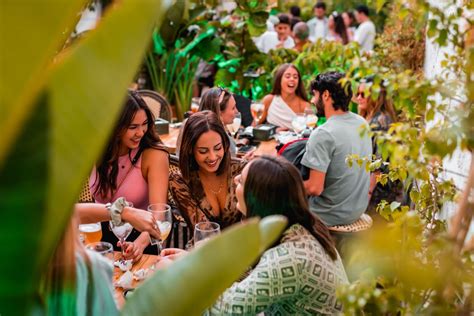 Mamá Samba Restaurante And Cocktail Bar En El Centro De Granada Con Una