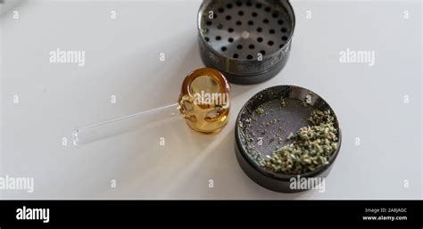 Indica Vs Sativa Whats The Difference Between Cannabis Types Stock Photo Alamy