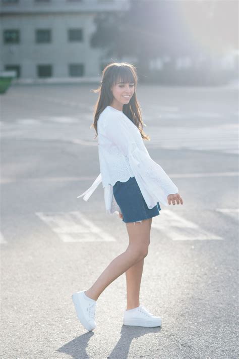 White Sneakers Street Style Wear Wild
